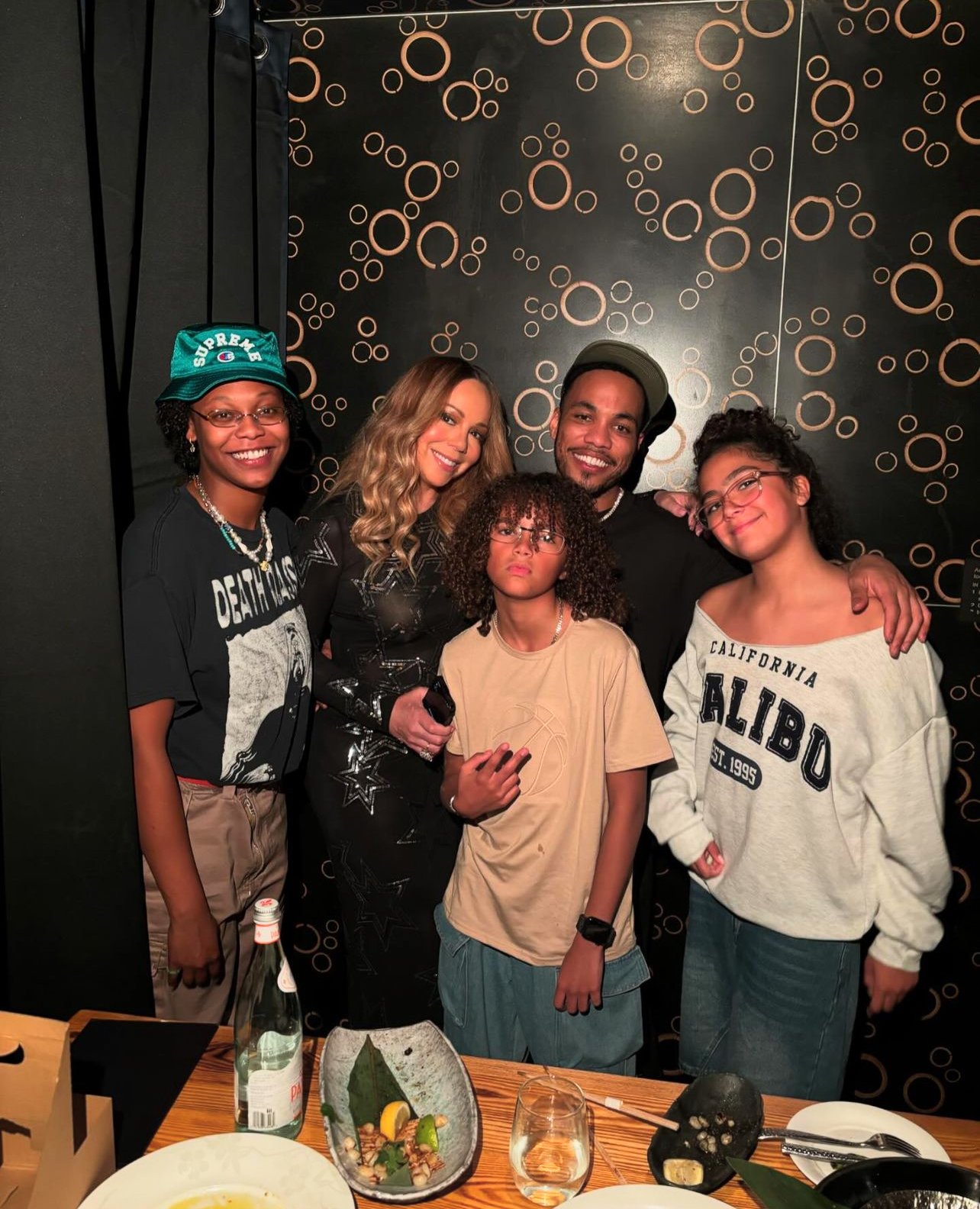 Mariah Carey and Anderson .Paak: A Holiday Rumor Wrapped in Music and ...